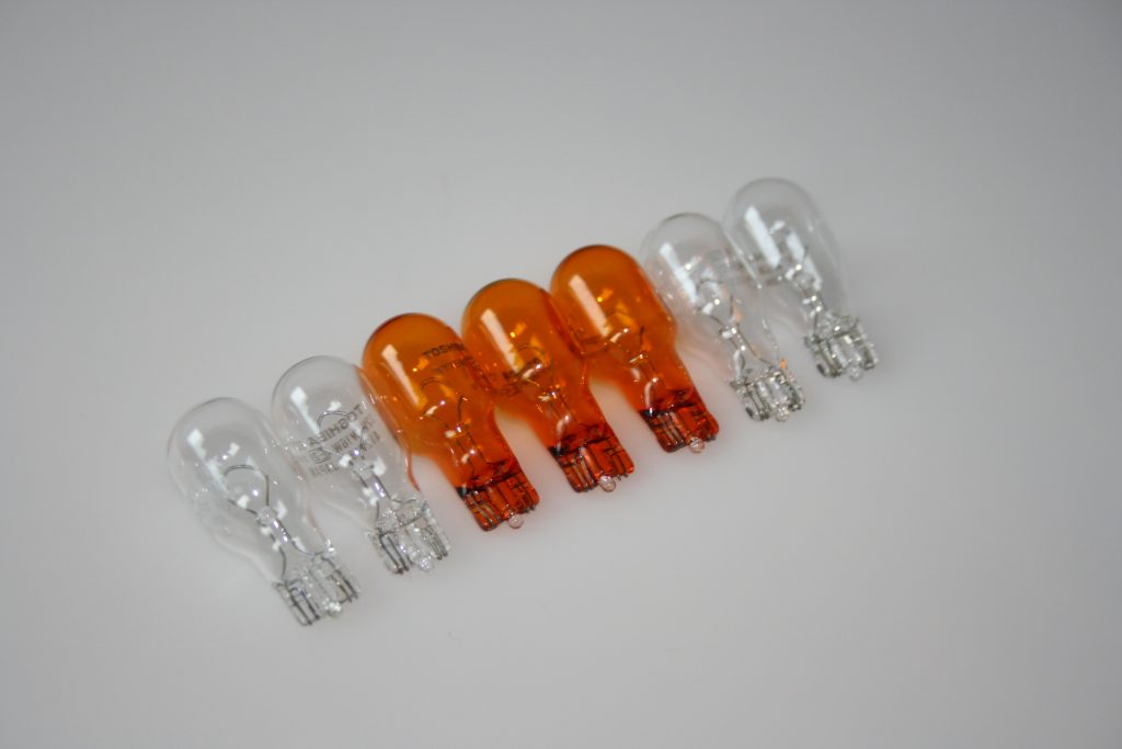T15mm Wedge bulbs / ECE-R37 approved - Toshiba Lighting